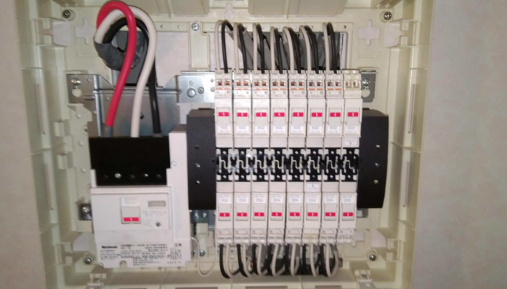 自宅の電気が200V対応かを確認する方法 | るどうぃるの家電